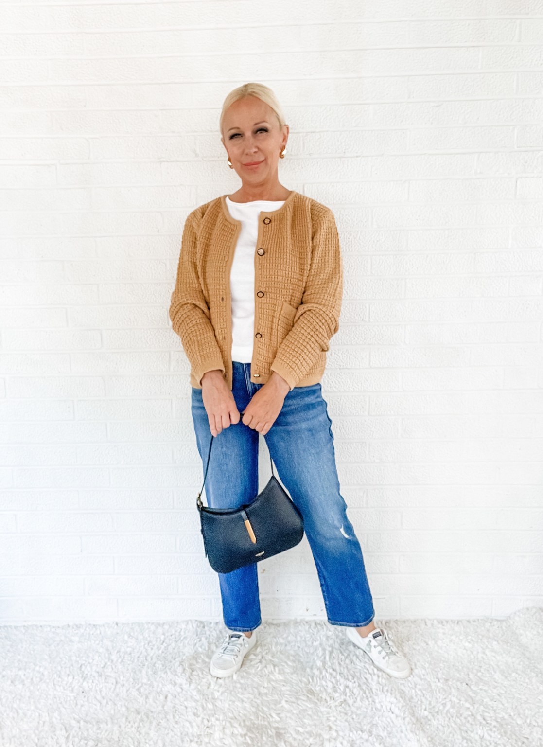 Early Fall Sneaker Outfits – Midlife Posh Closet