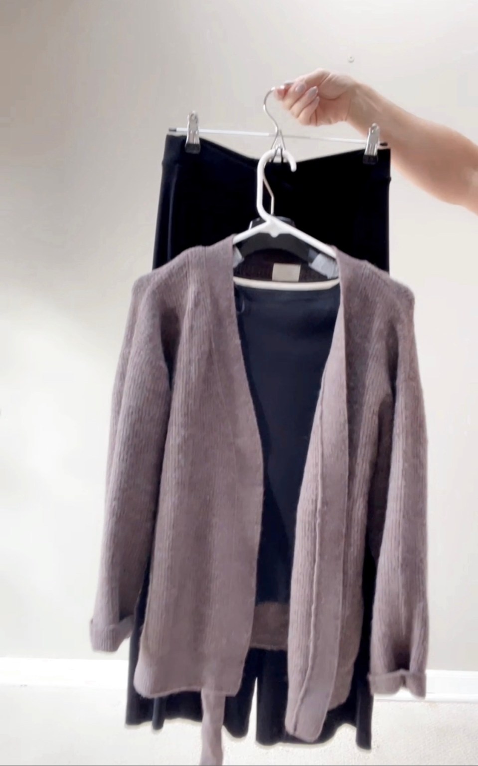 Six Steps to Build a Travel Capsule Wardrobe – Midlife Posh Closet